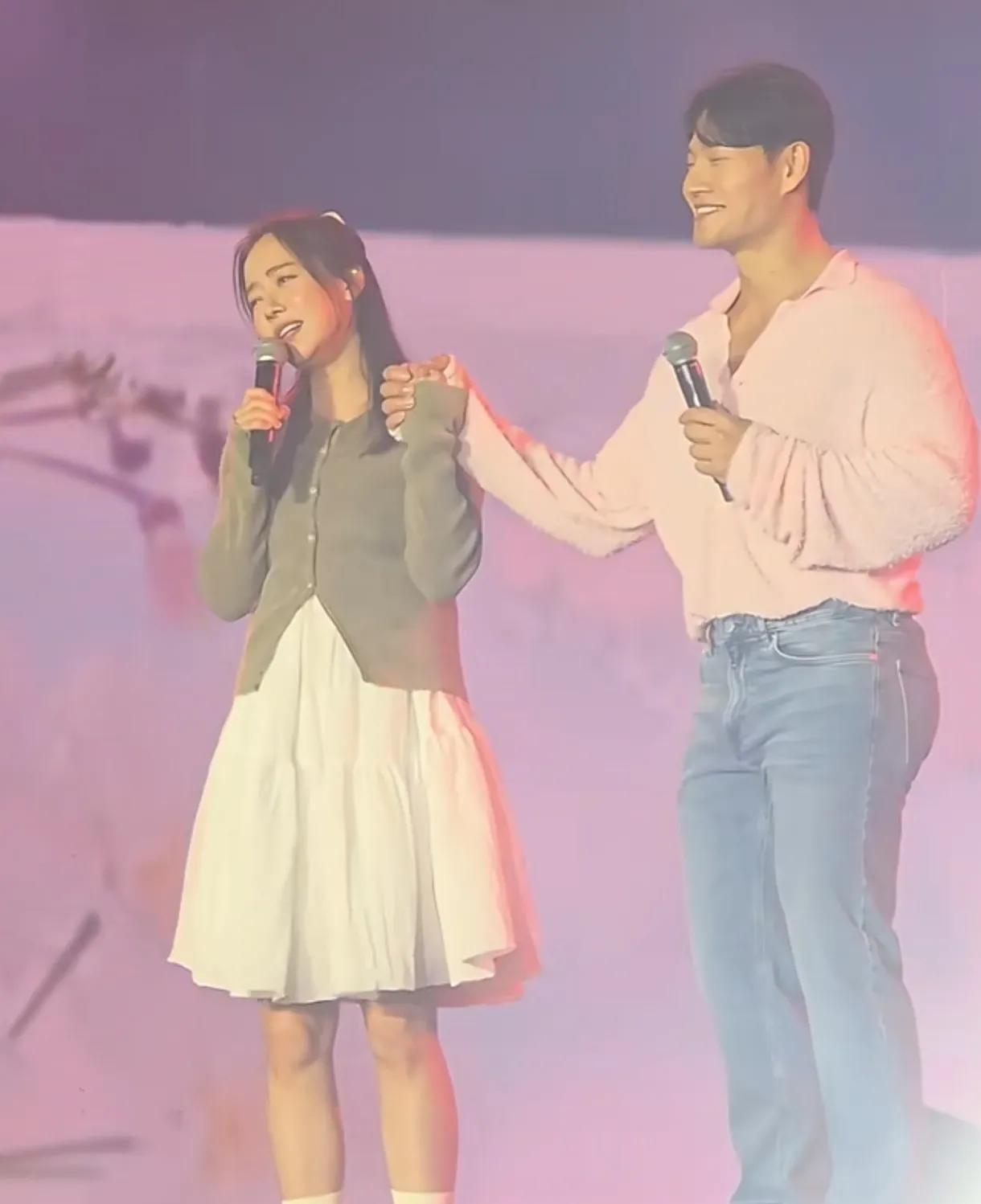 Runningman马来西亚见面会，宋全员唱Apt - 360娱乐，你开心就好