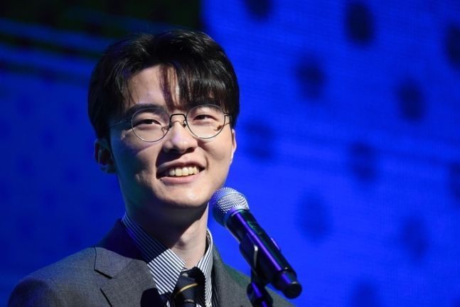 LOL：Faker参加韩国外交部演讲！挑战精神是成功的关键 - 360娱乐，你开心就好