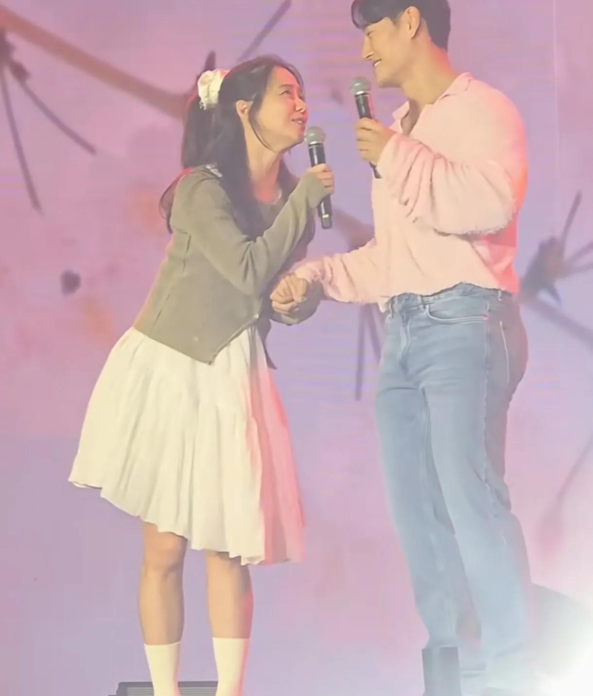 Runningman马来西亚见面会，宋全员唱Apt - 360娱乐，你开心就好