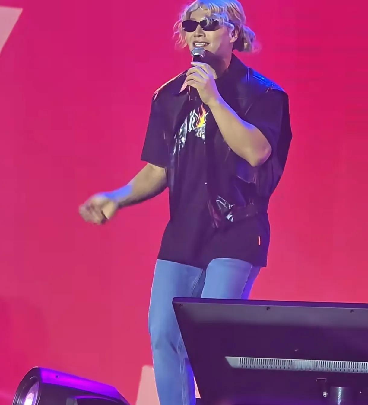 Runningman马来西亚见面会，宋全员唱Apt - 360娱乐，你开心就好