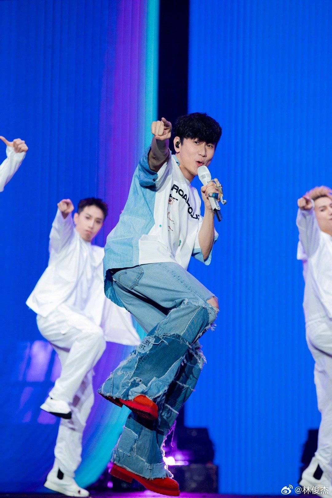 林俊杰JJ20巡演年度最终场 唱响广西南宁将浪漫进行到底 - 360娱乐，你开心就好