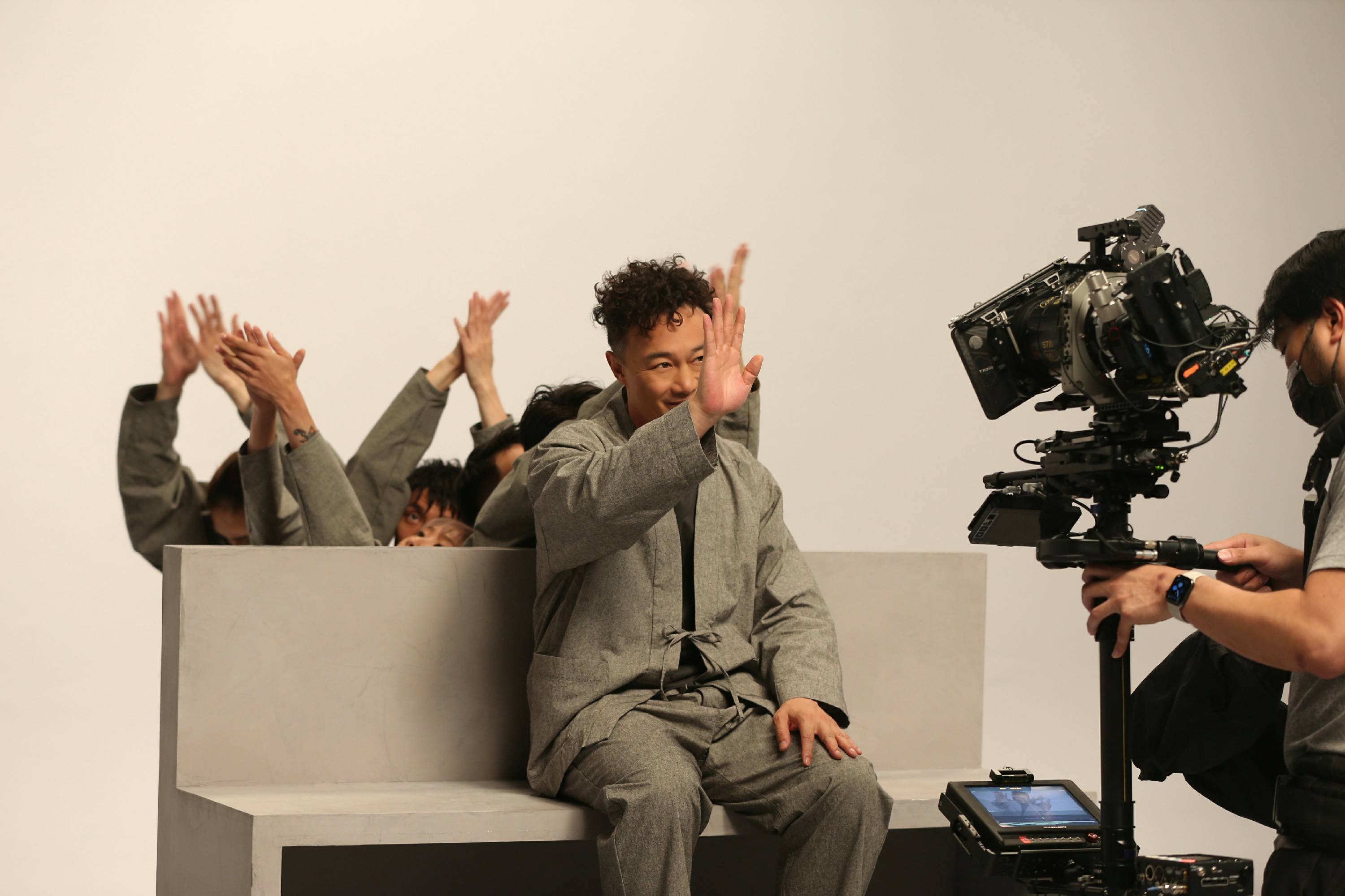 Eason陈奕迅全新歌曲《尘大师》面世 演唱会后闭关修炼酝酿新作 - 360娱乐，你开心就好