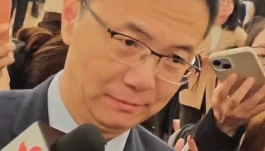 建议不调休代表被围